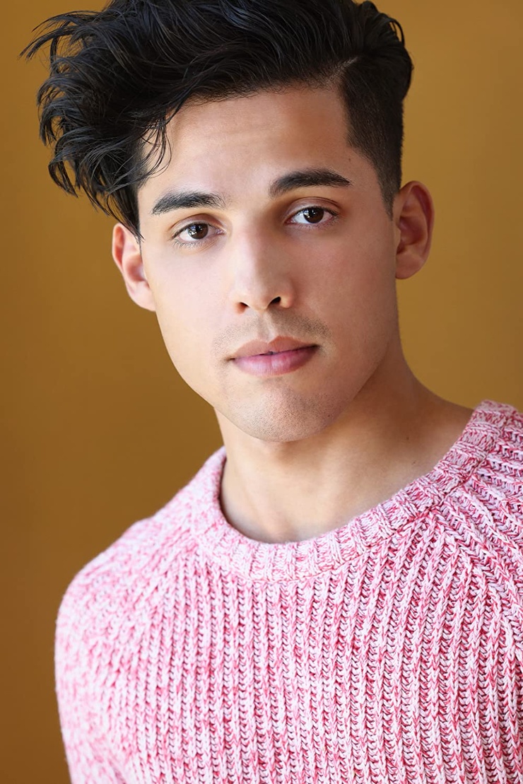 Picture of Derek Rivera