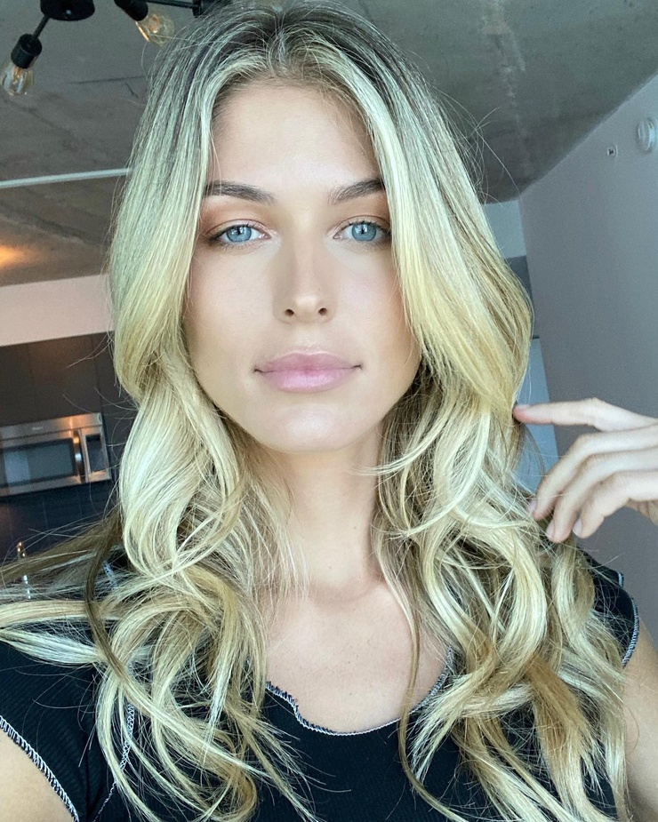 Picture of Cydney Moreau