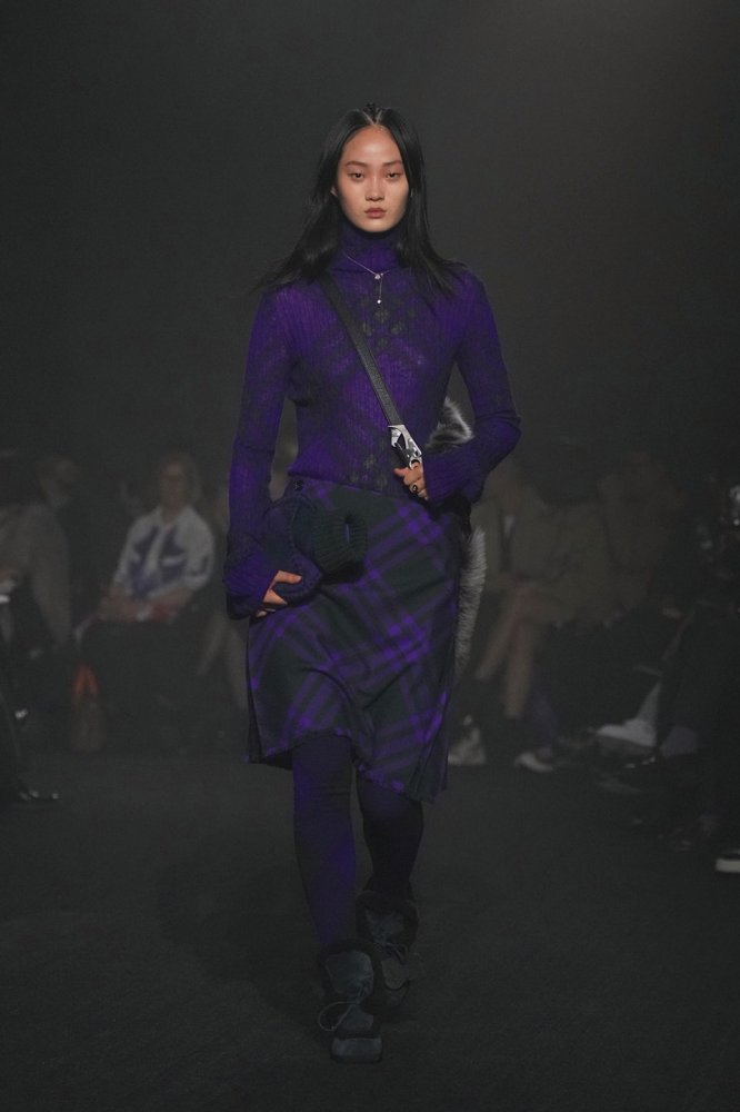 Picture of Shin Hyun Ji