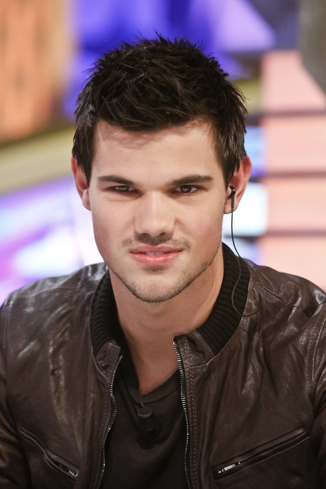 Taylor Lautner picture