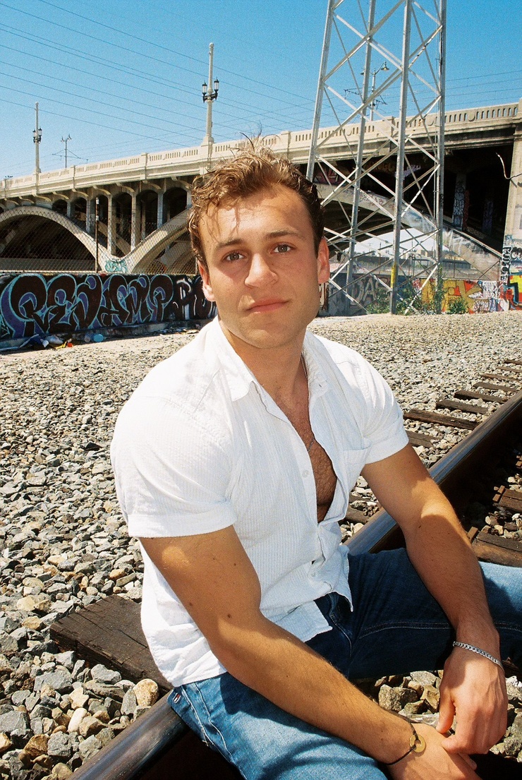 Picture of Elliott Ross