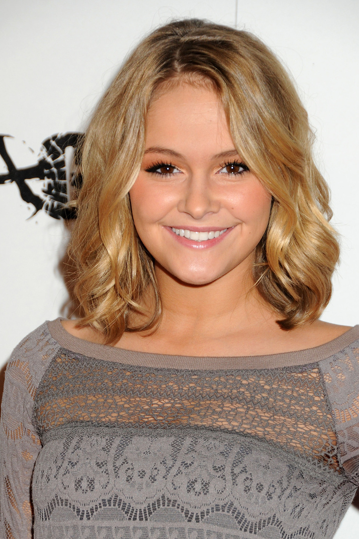 Picture of Cassi Thomson