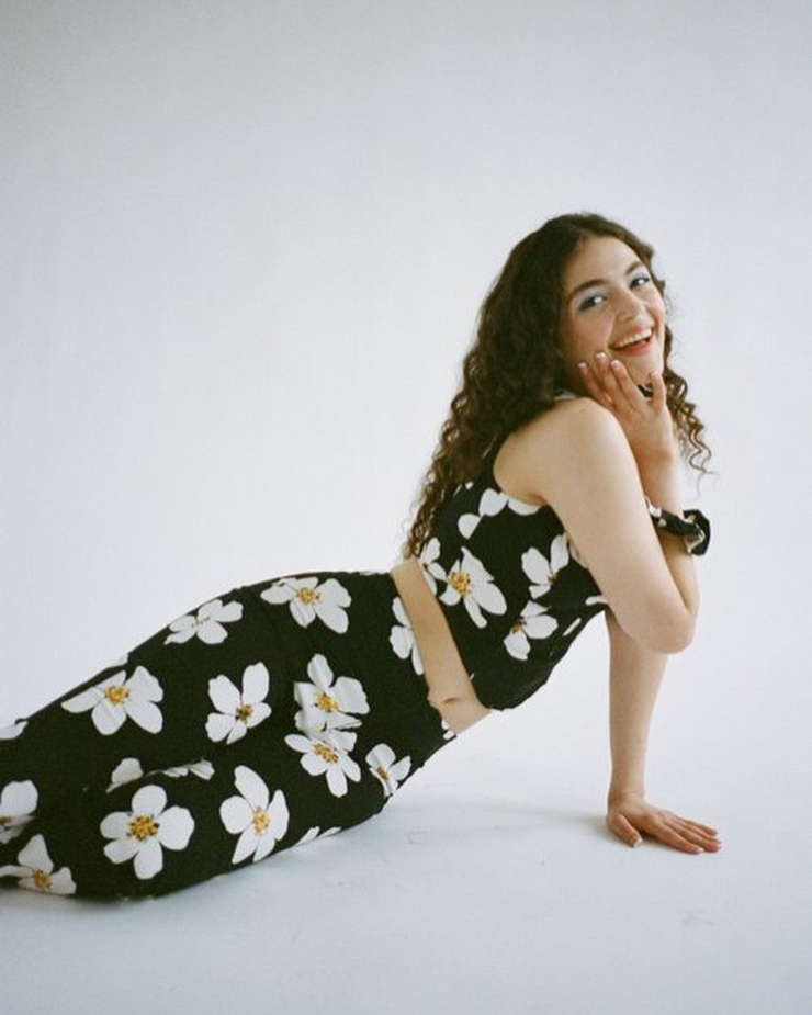 Scarlet May Robinson image