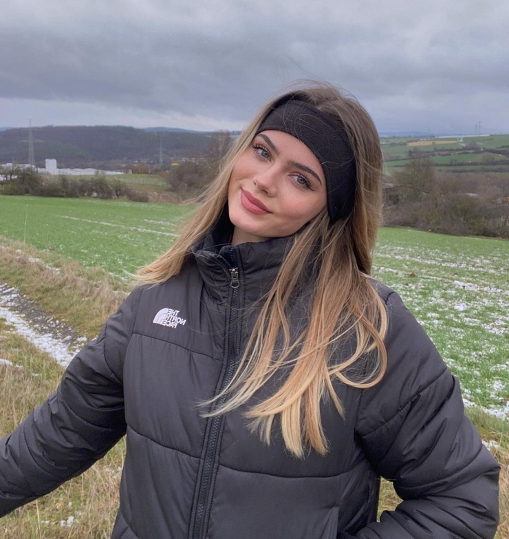 Picture of Sara Crumble