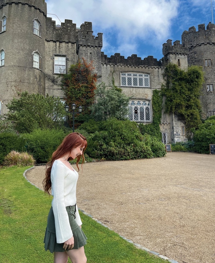 Picture of Lisa Foiles