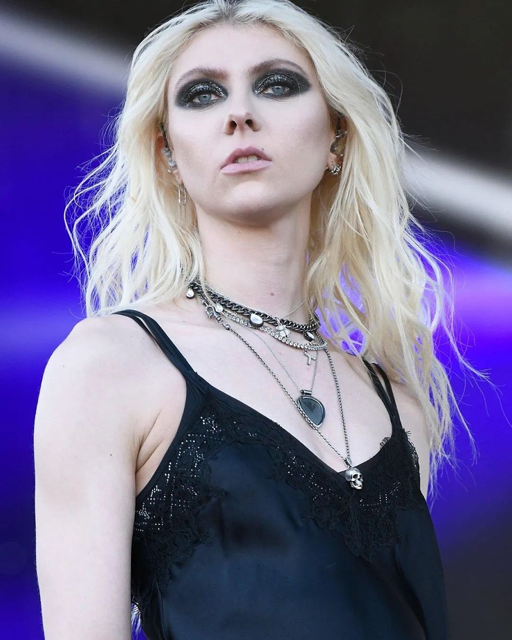 Picture of Taylor Momsen