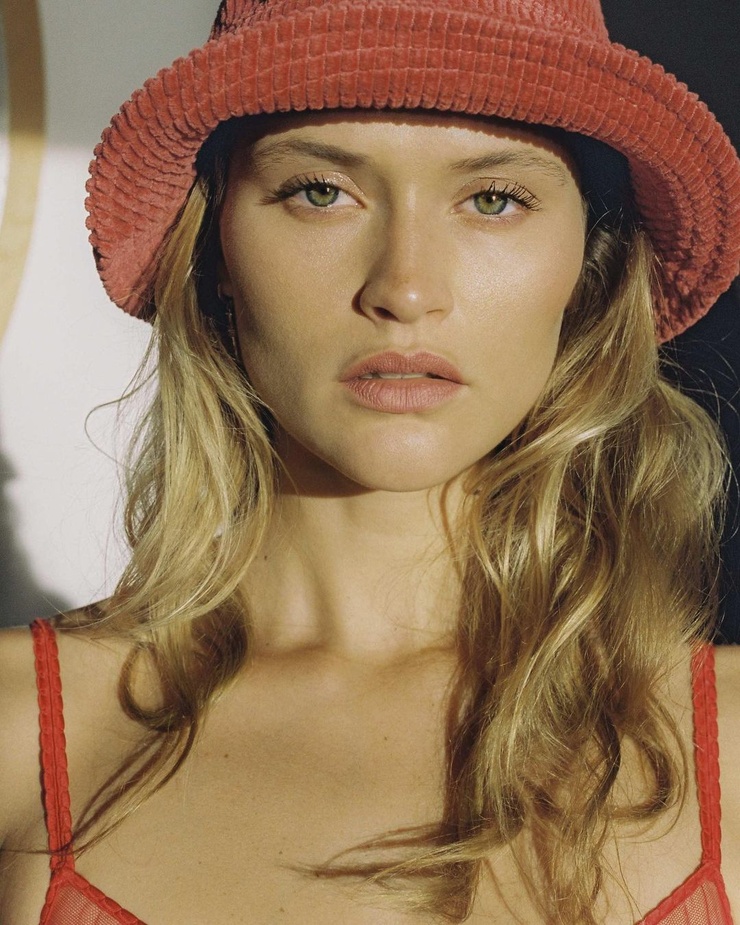 Picture of Chloe Lecareux