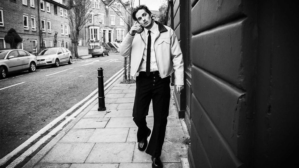 Daniel Sharman image