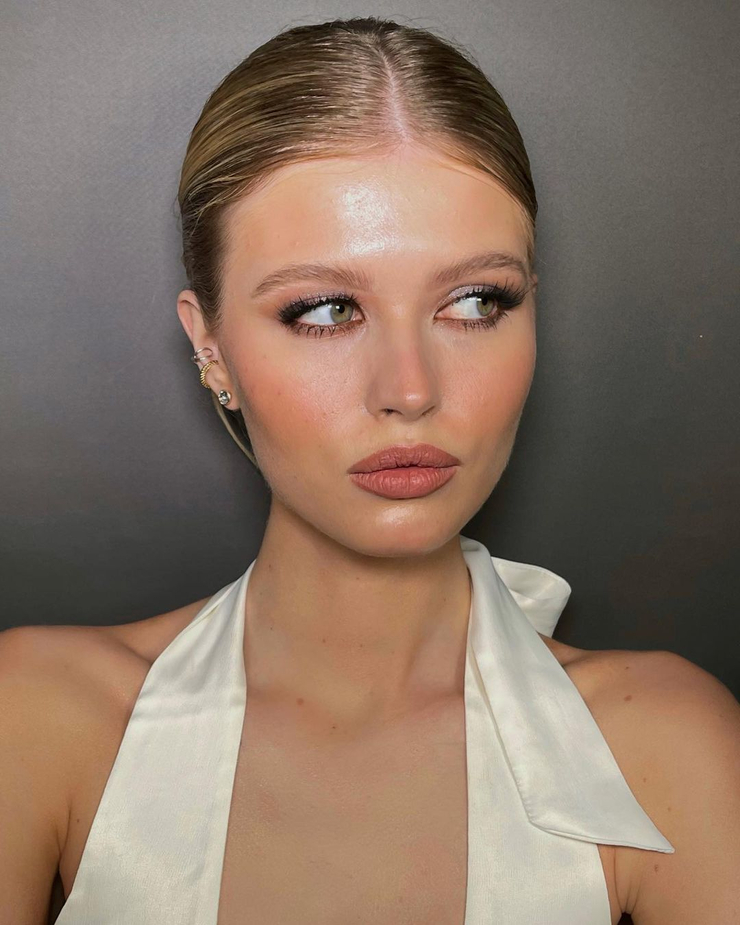 Picture of Luna (model)