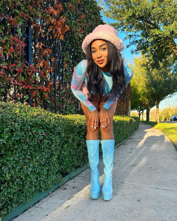 Picture of Cuurly Cori