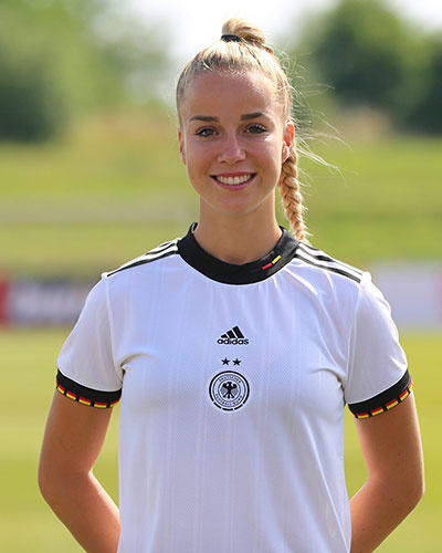 Giulia Gwinn picture