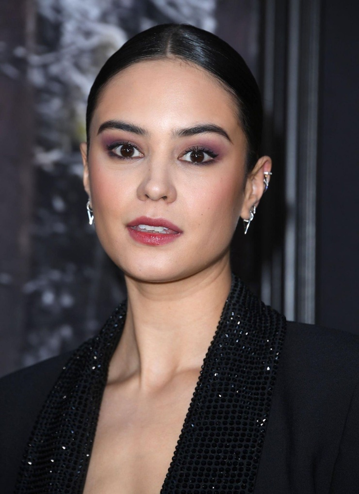 Picture of Courtney Eaton