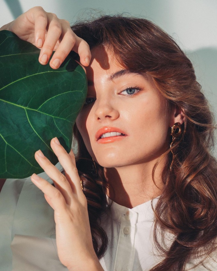 India Rose model picture