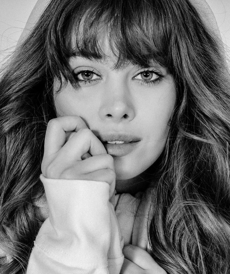 Lara Wolf Model picture