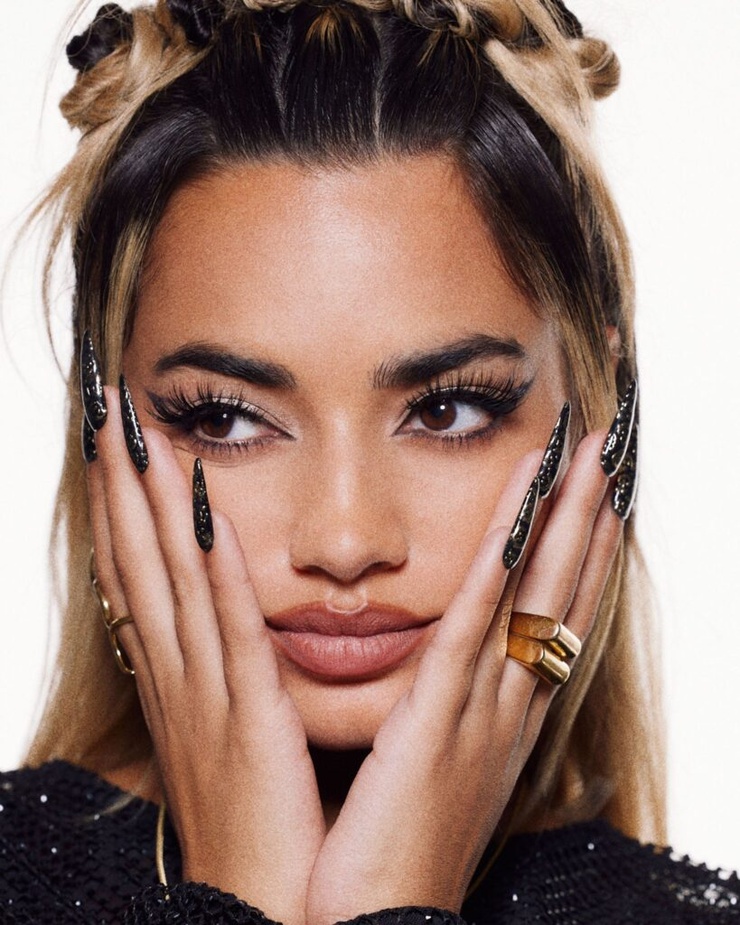 Picture of Tara Martin