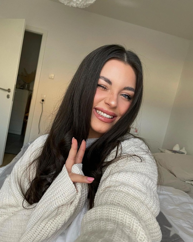 Picture of Gina Cristina