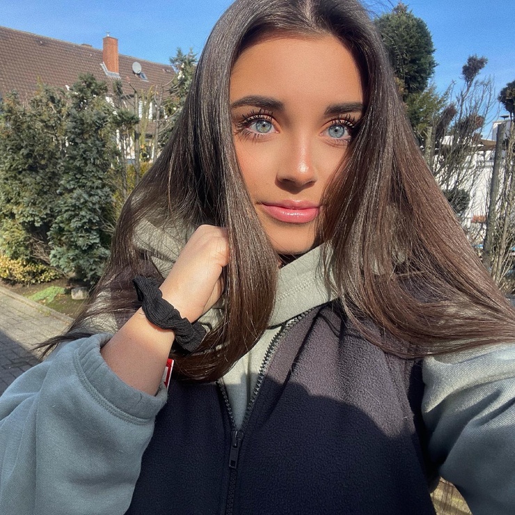 Picture of Gina Cristina