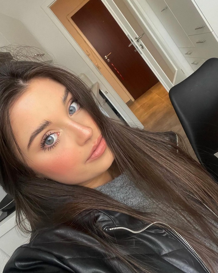 Picture of Gina Cristina