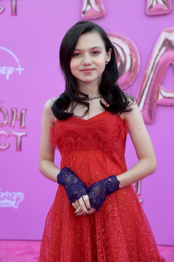 Violet McGraw picture