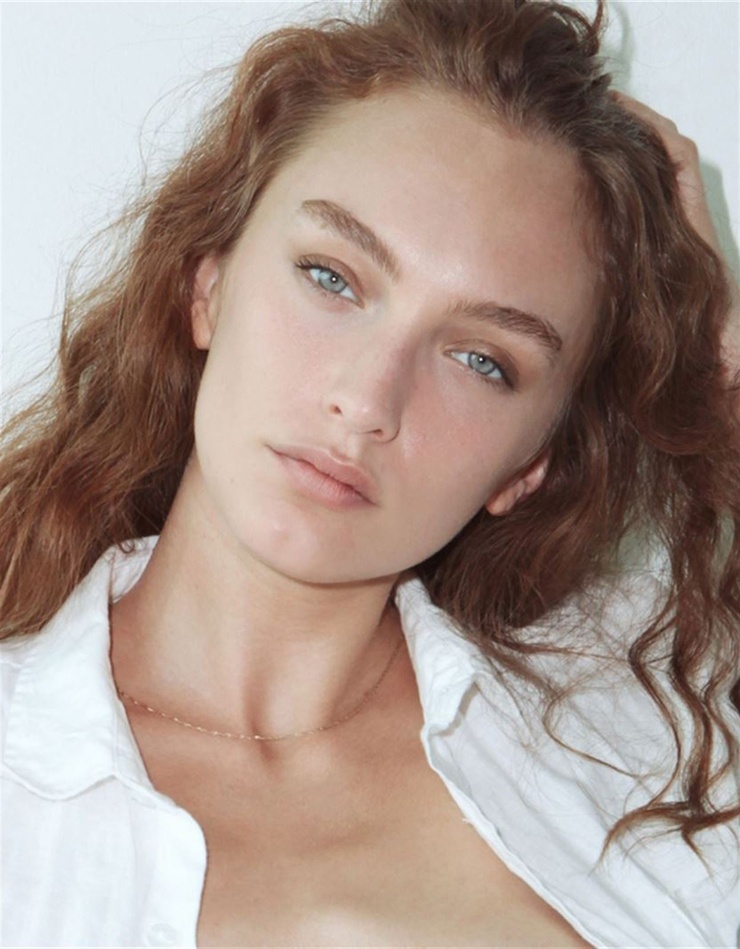 Picture of Crystal van Commenee