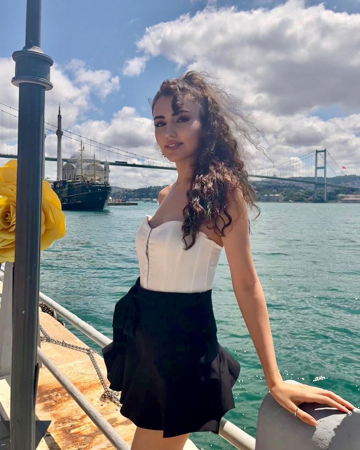 Selin Genç image