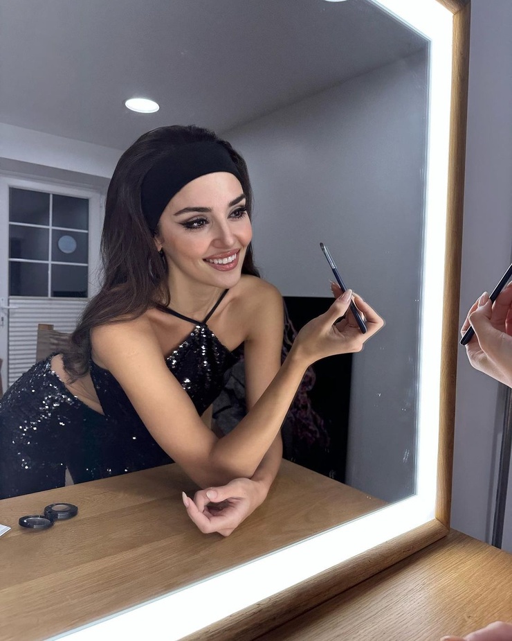 Picture of Hande Erçel