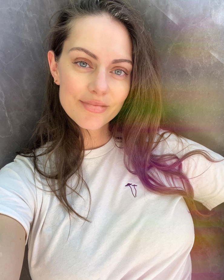 Picture of Julia Voth