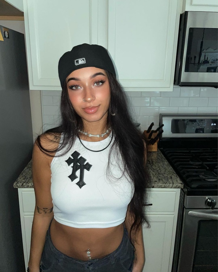 Picture of Zoe X. Moore