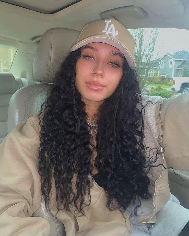 Picture of Zoe X. Moore