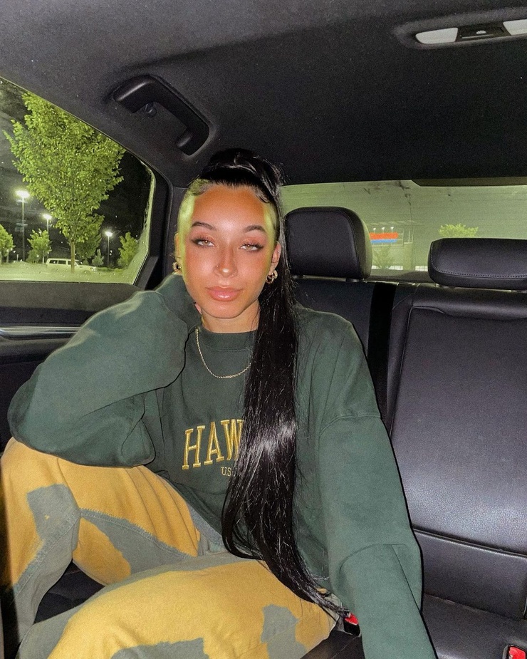 Picture of Zoe X. Moore