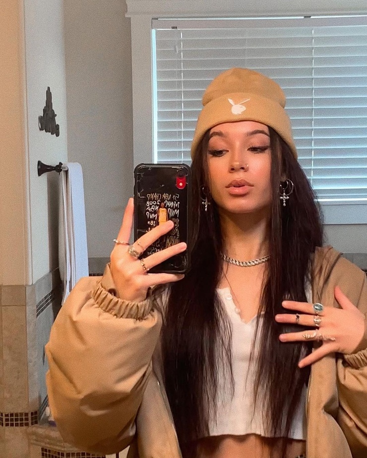 Picture of Zoe X. Moore