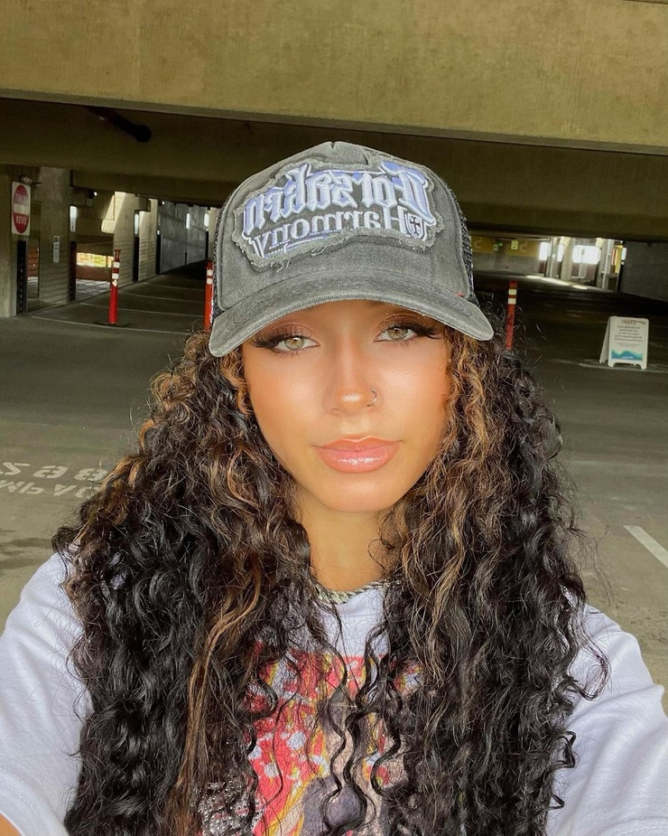 Picture of Zoe X. Moore