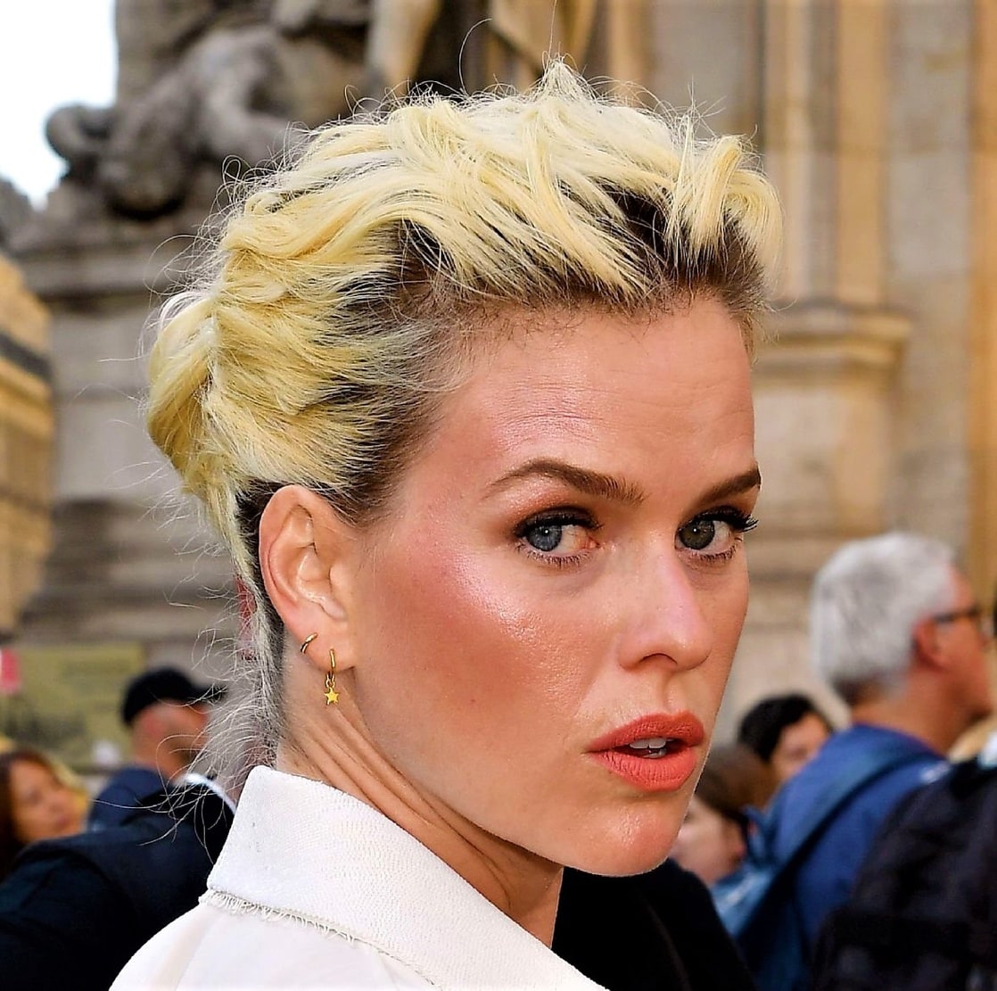 Listal - List the stuff you love! Movies, TV, music, games and books