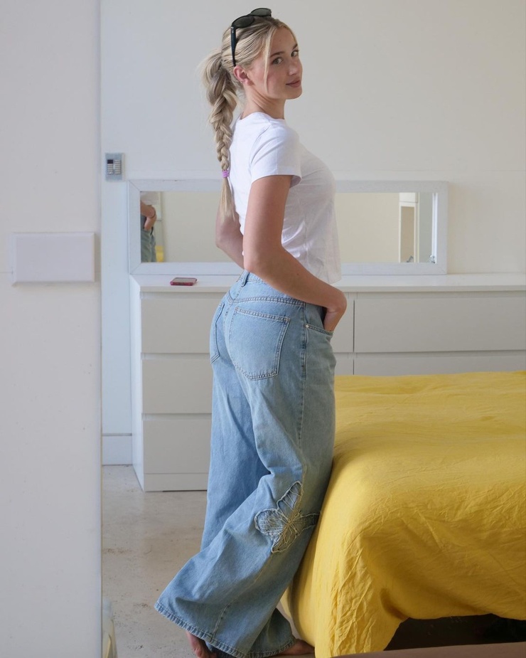 Lily Bowman image