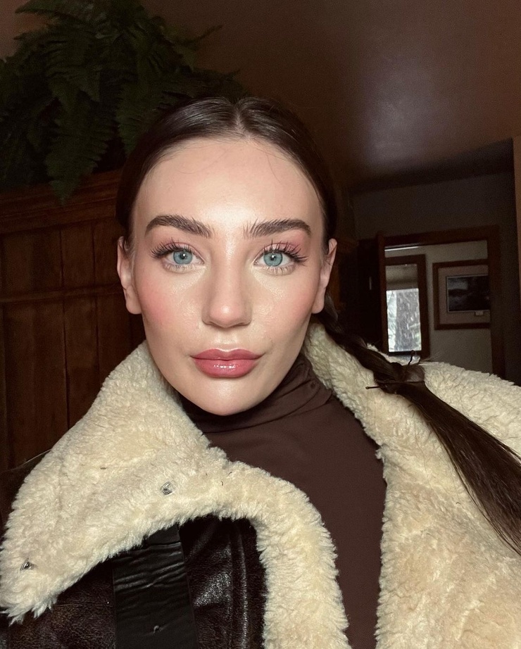 Bethany Lily April image