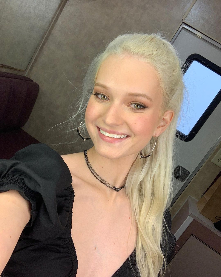 Picture of Alli Albrecht