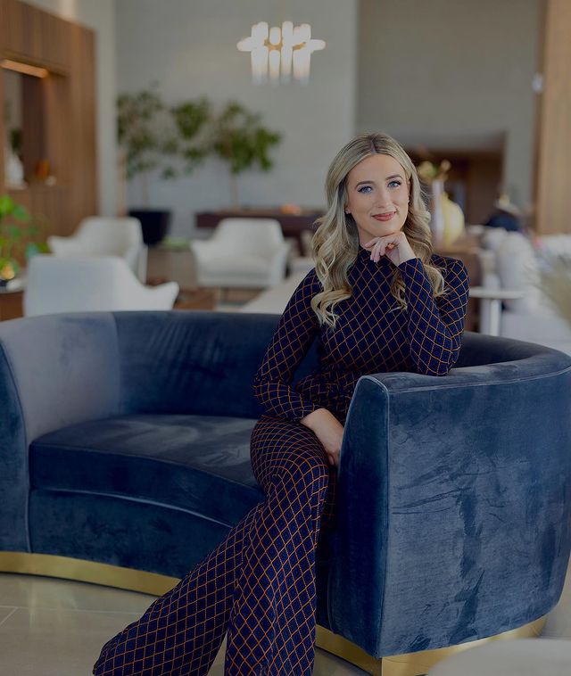 Picture of Poppy Miller (i)