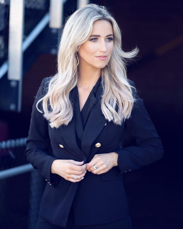 Picture of Poppy Miller (i)