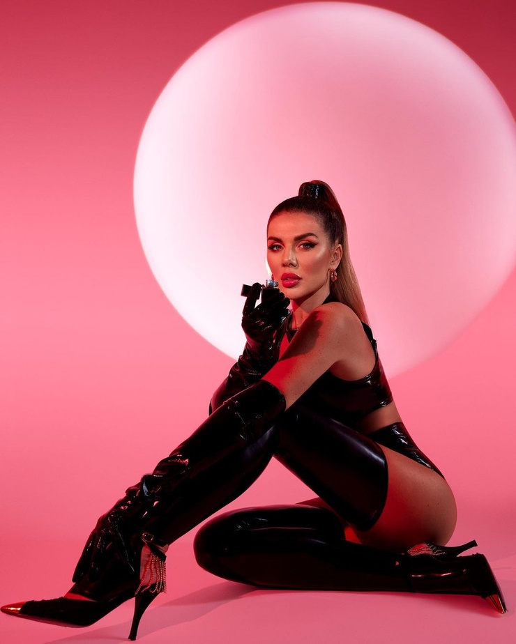 Anna Sedokova picture