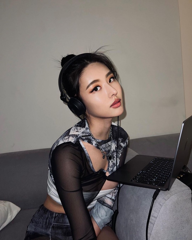 Picture of Youna Jung