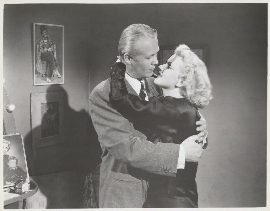 Wayne Morris, Dolores Moran