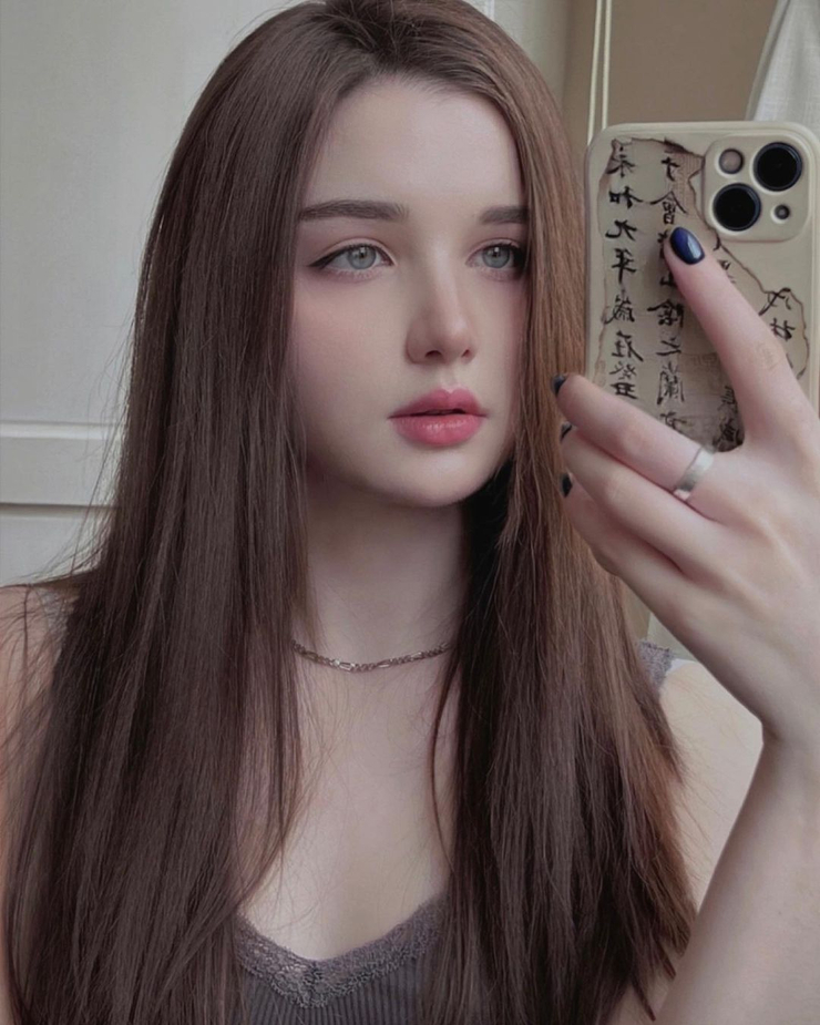 Picture of Corina Doll