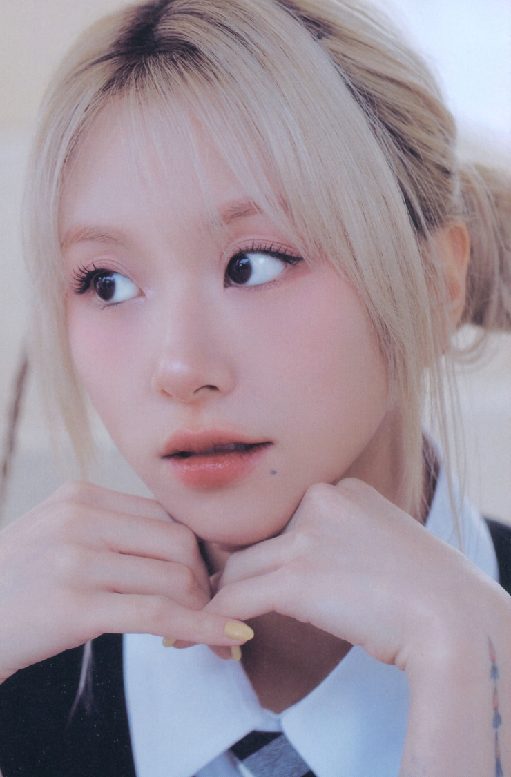 Picture of Son Chae Young