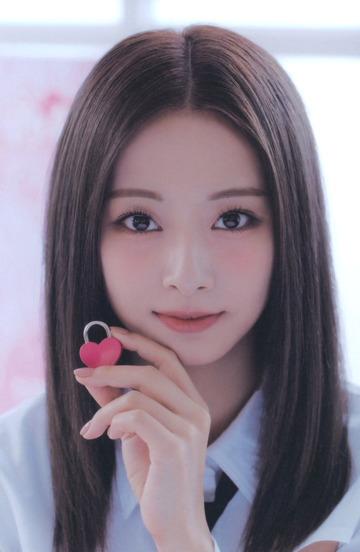 Picture of Chou Tzu-yu (Tzuyu)