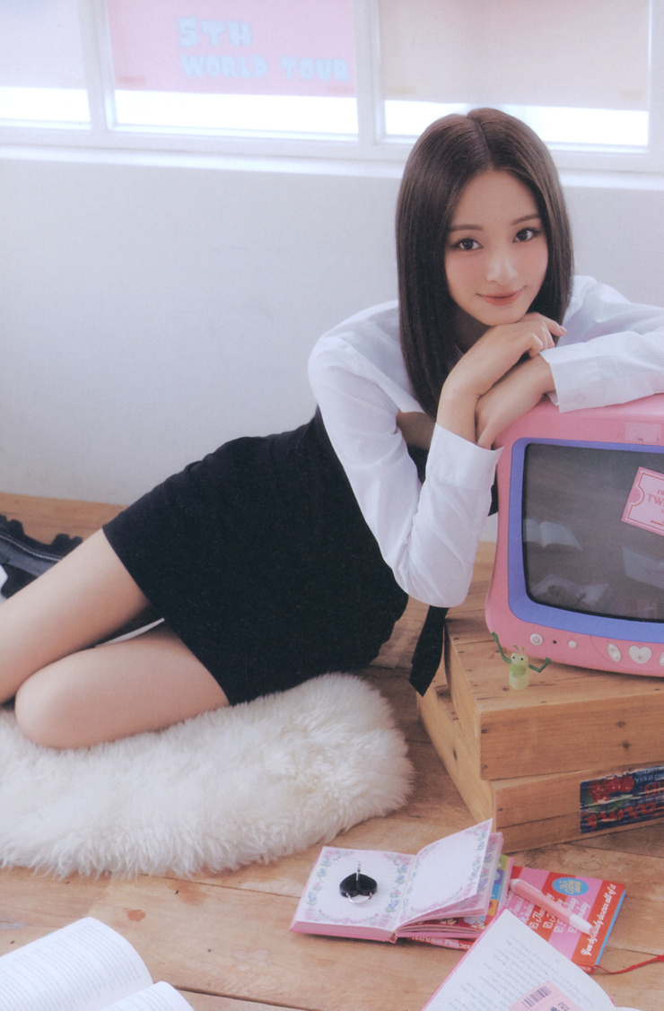 Picture of Chou Tzu-yu (Tzuyu)