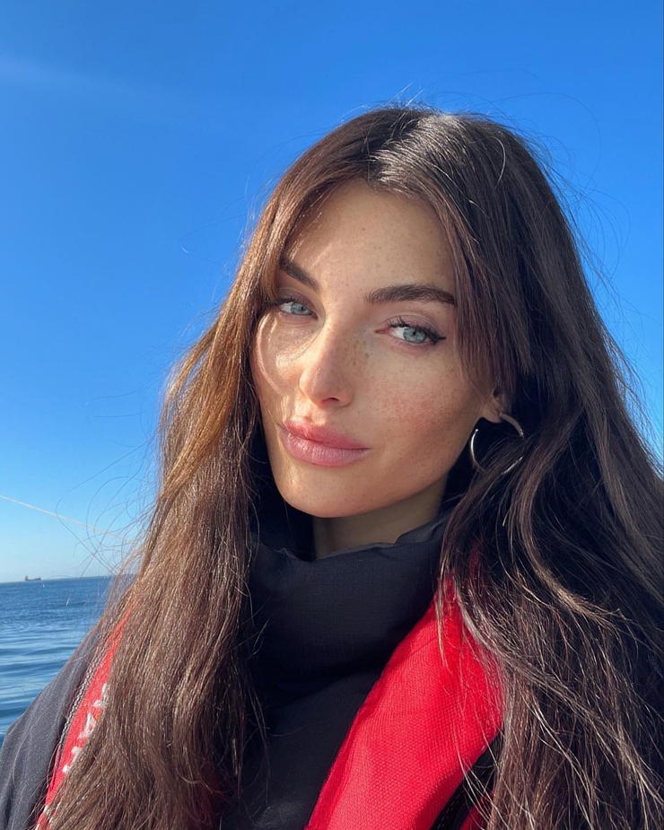 Celine Bethmann image