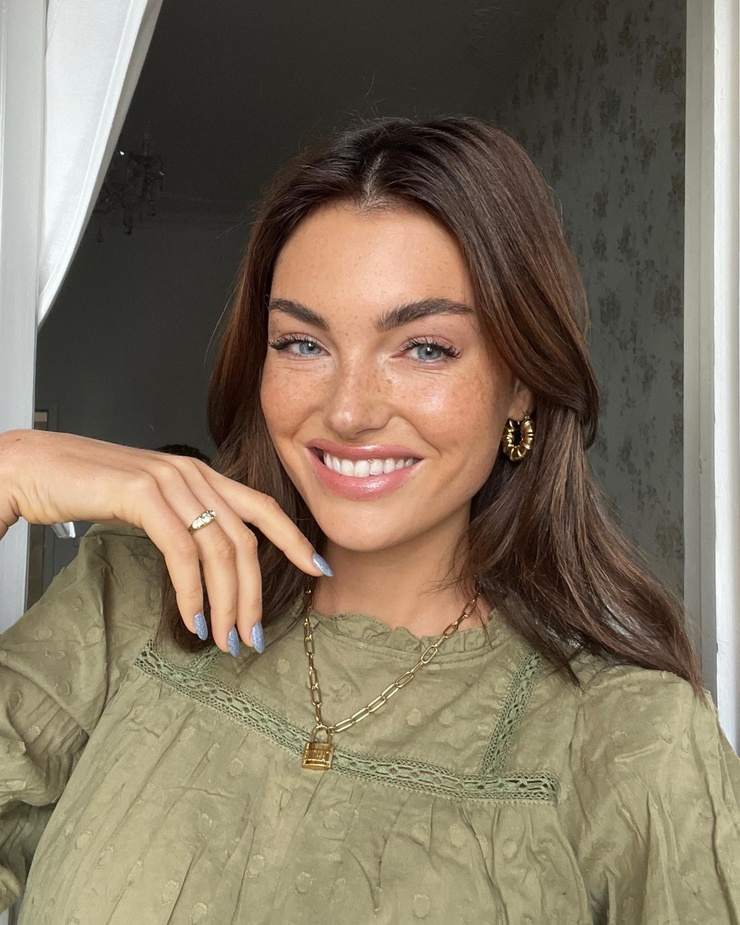 Picture of Celine Bethmann