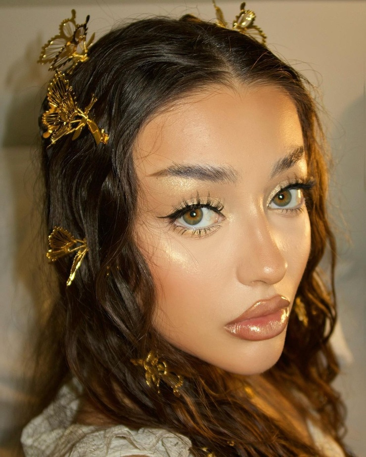 Image of Isabel Rose