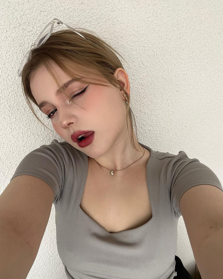 Anna Pan (Anzai) picture