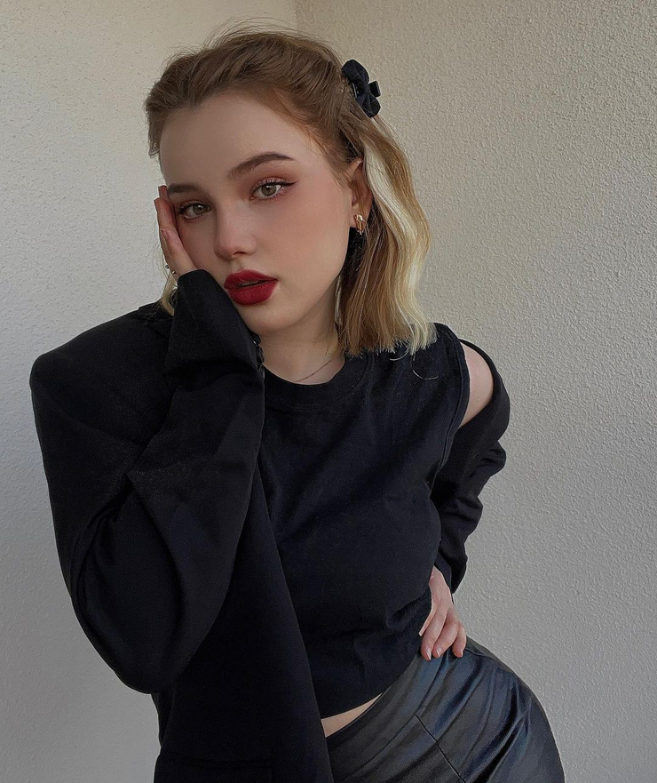 Anna Pan (Anzai) image